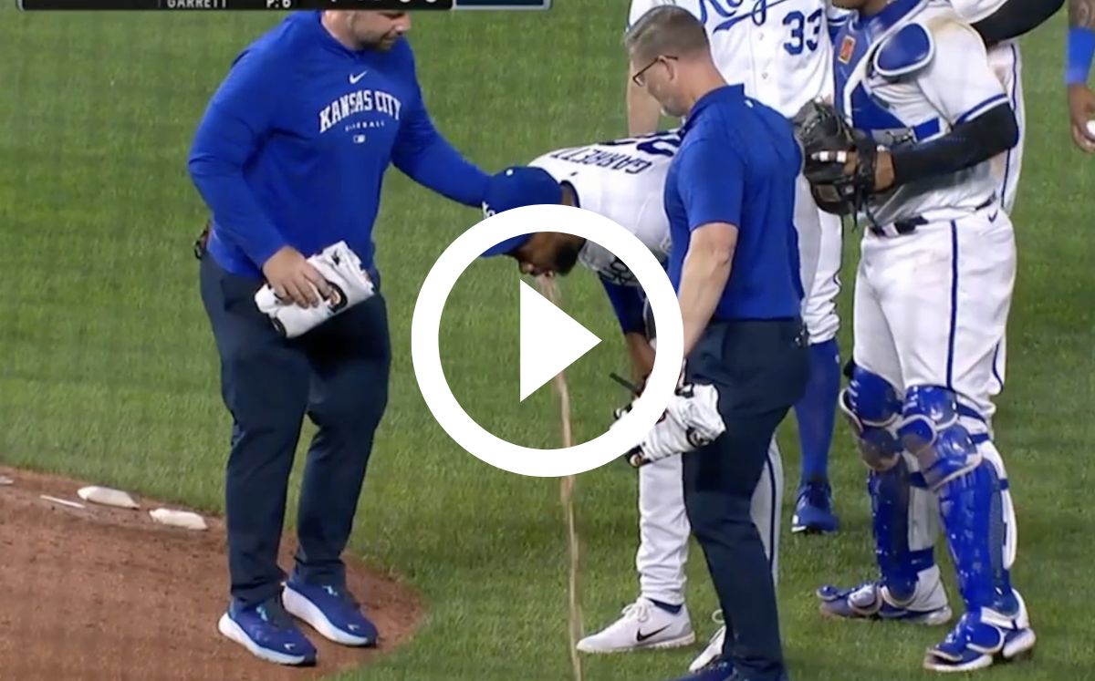 Mlb Pitcher De Royals Vomita En Pleno Terreno De Juego Video