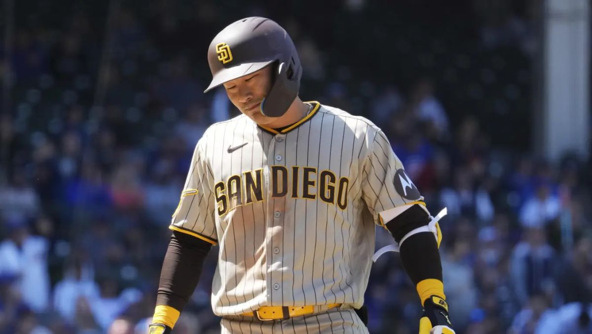 Ha-Seong Kim, de Padres, se lesiona pateando una hielera - Séptima Entrada