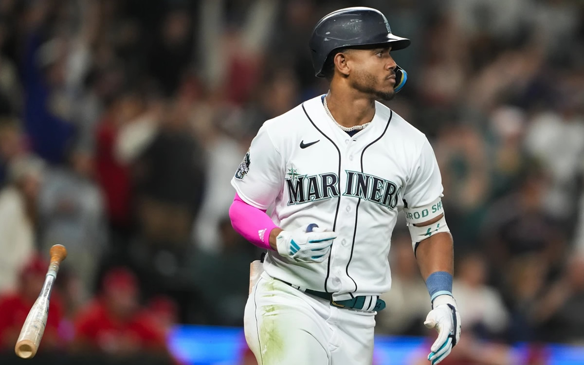 ¡Wow! Julio Rodríguez ya es 30-30 (30 jonrones y 30 robos de bases ...